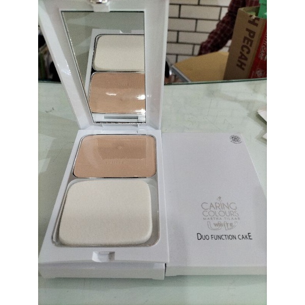 Jual Caring Colours Duo Function Cake UV White | Shopee Indonesia