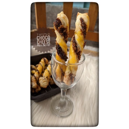 Jual twisted choco cheese puff pastry oleh-oleh camilan jajanan kering ...