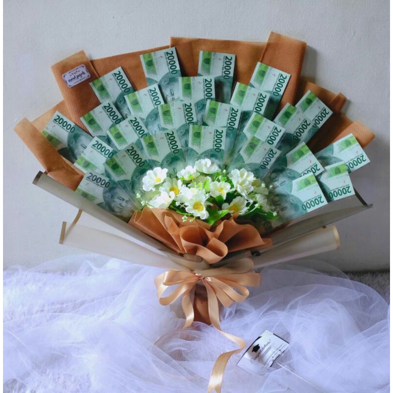 Jual Real Money Bouquet, Buket Duit Asli Kelipatan 20an, Buket Wisuda ...
