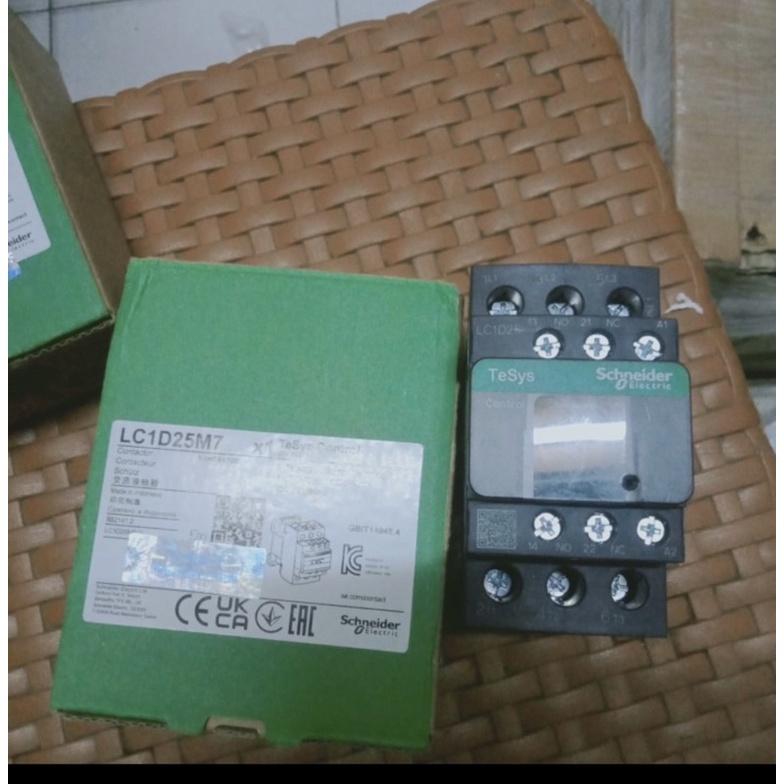 Jual KONTAKTOR SCHNEIDER LC1D25M7/SCHNEIDER LC1D25 220V ORIGINAL ...