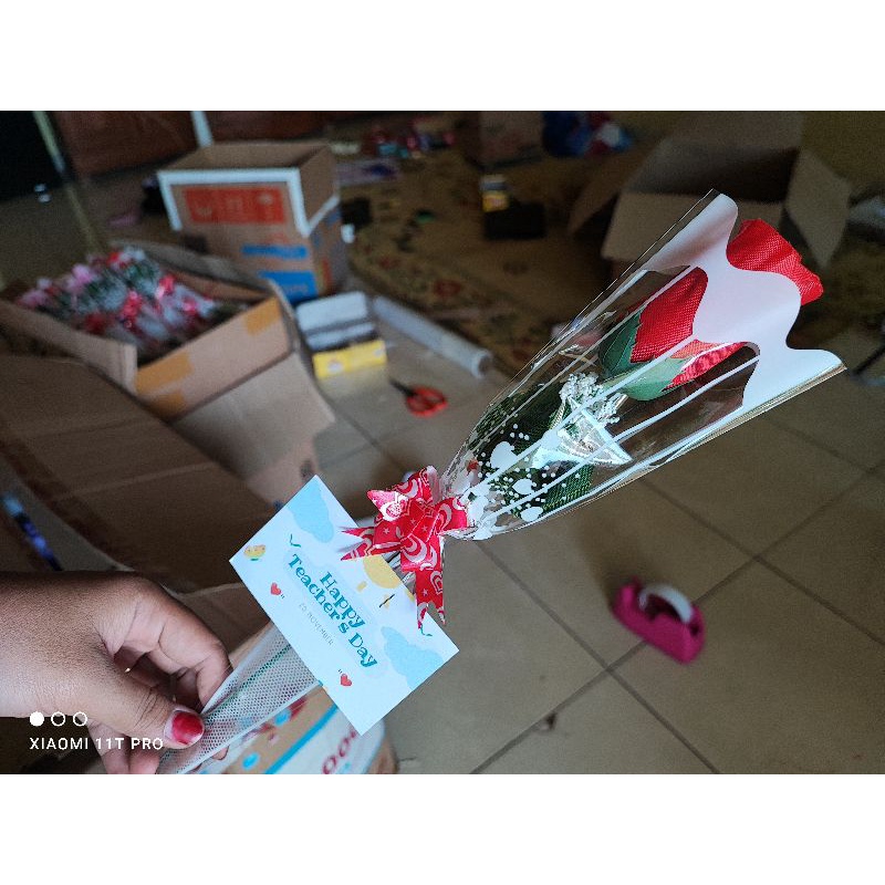 Jual Buket bunga mawar setangkai GRATIS KARTU UCAPAN. 𝐊𝐚𝐝𝐨 SEGALA ...