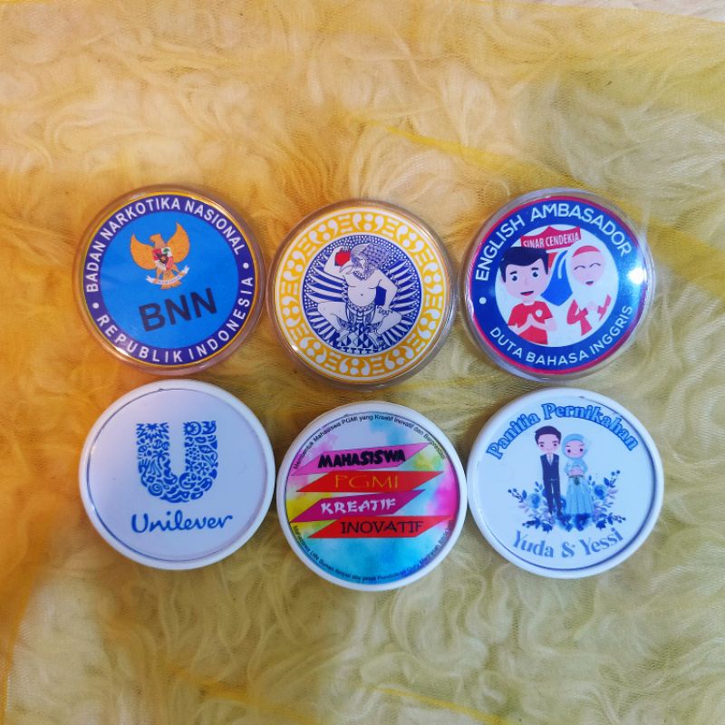 Jual pin aklirik custom / pin custom / pin foto / pin logo / pin acara ...