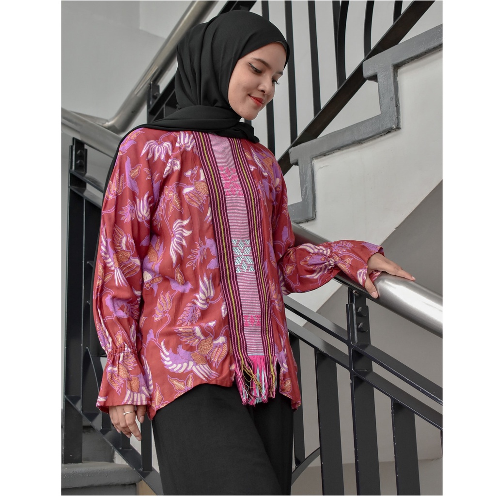 Jual ZARMING Blus Wanita Batik Tulis Bahan Paris Kombinasi Tenun NTT Warna Pink & Coklat - M, L ...