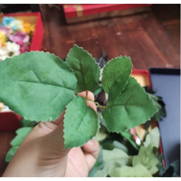 Jual Daun Bunga Artificial dan Tangkai Cabang Bekas Bunga Plastik ...