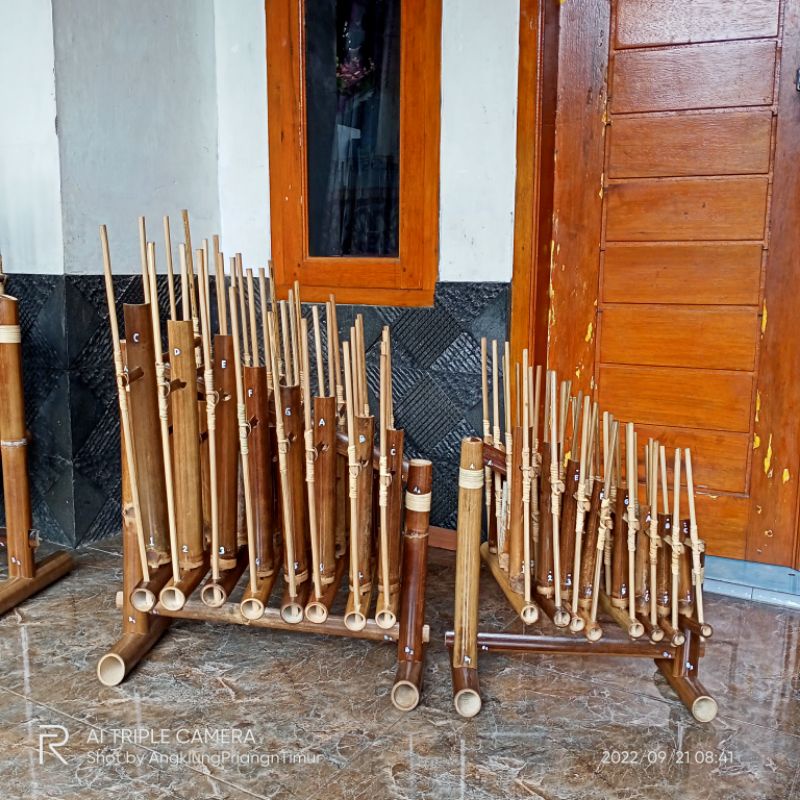 Jual Angklung 2 oktaf nada sedang & nada tinggi, 8 nada 3 tabung bambu ...