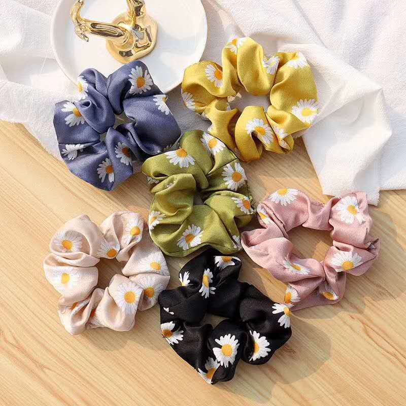 Jual Ikat Rambut Scrunchie Jepang Motif Bunga Daisy Bahan Satin Kunciran Karet Rambut Daisy ...