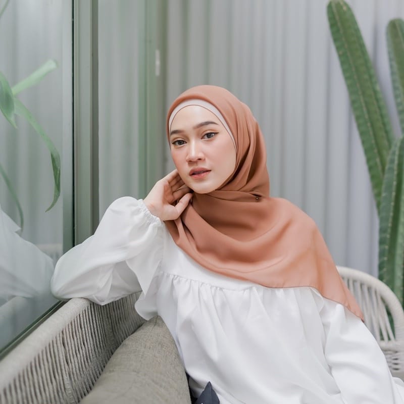 Jual VOL.1 BELLA SQUARE BASIQ TEPI RAPI ADA MERK BELLA SQUARE TEPI RAPI ...