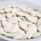 Jual kuaci putih jumbo import / kuaci putih labu / kuaci waluh (250gram ...