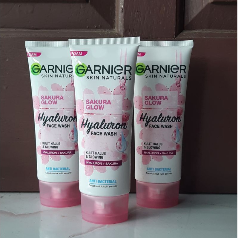 Jual Garnier Sakura Glow Hyaluron Face Wash 100ml Shopee Indonesia