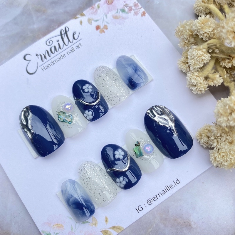 Jual Press on nails navy white silver | handmade nail art | custok fake ...