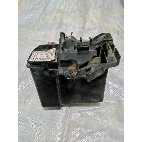 Jual Tempat dudukan aki accu honda grand prima cover box aki | Shopee ...