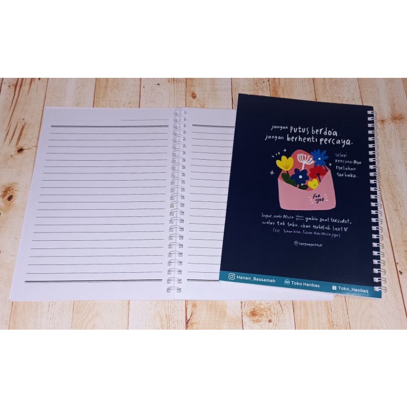Jual Custom Notebook A5 khusus (Bergaris) | Shopee Indonesia