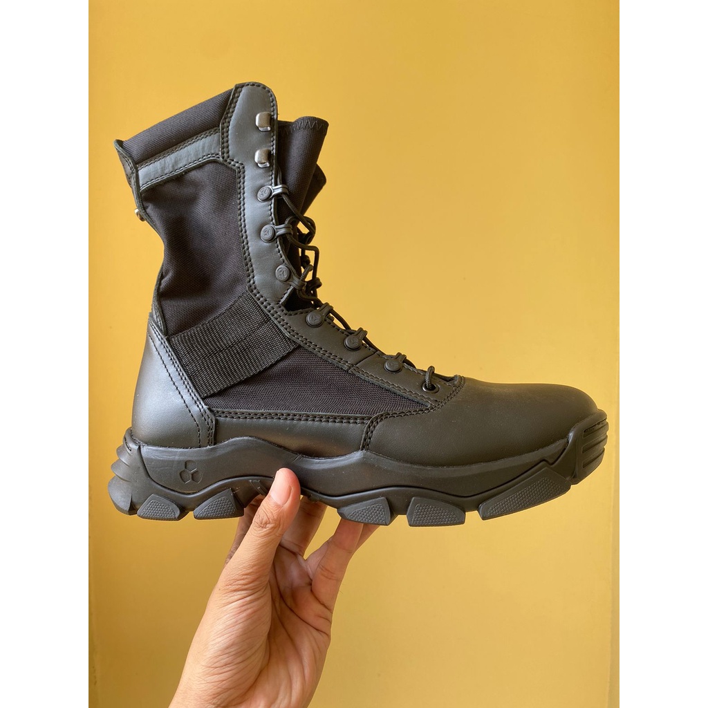 Jual SEPATU TITAN V2 ORIGINAL (BUKAN PT) | Shopee Indonesia