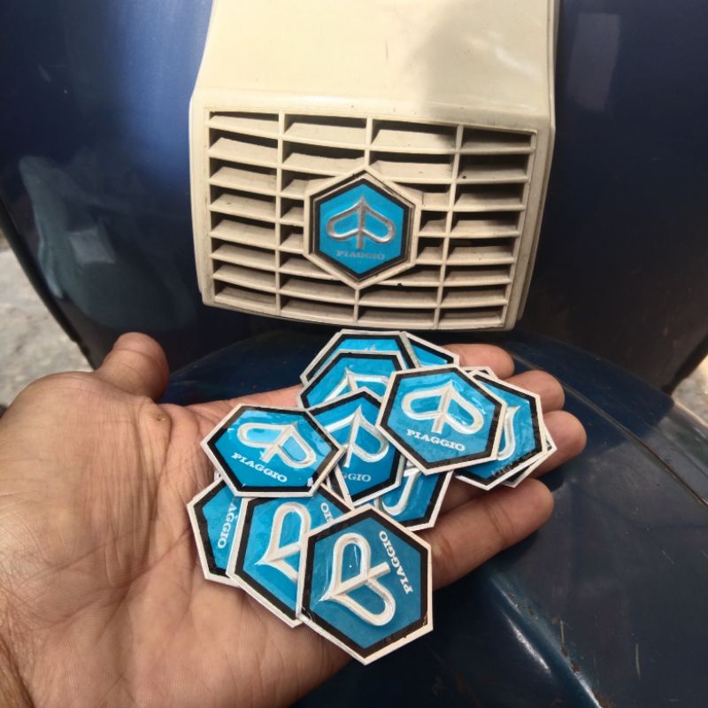 Jual emblem dasi logo Chung vespa ps px exclusive new old stock ...