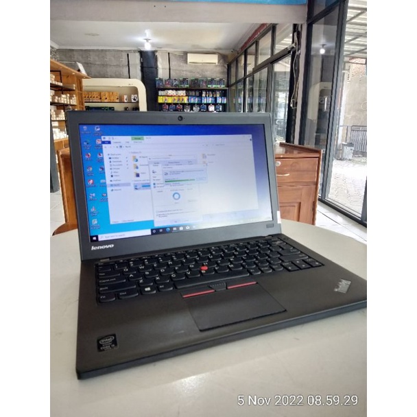 Jual laptop second lenovo THINKPAD x260 second ram 4gb ssd128 gb ...