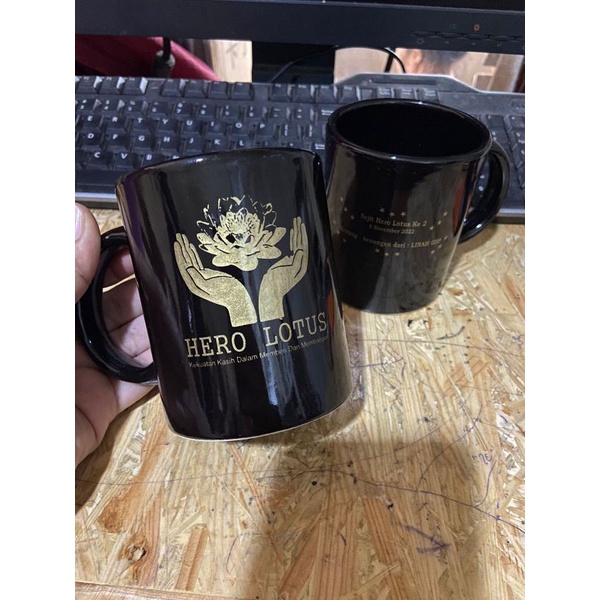 Jual GELAS MUG HITAM KERAMIK CETAK SABLON LOGO CUSTOM | Shopee Indonesia