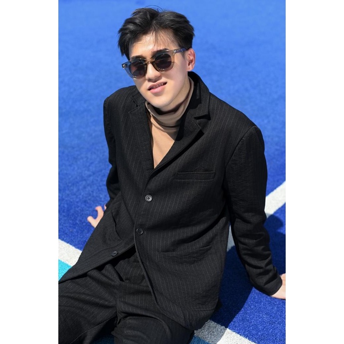 Jual Blazer Prepp Studio Streaky Blazer Black | Shopee Indonesia