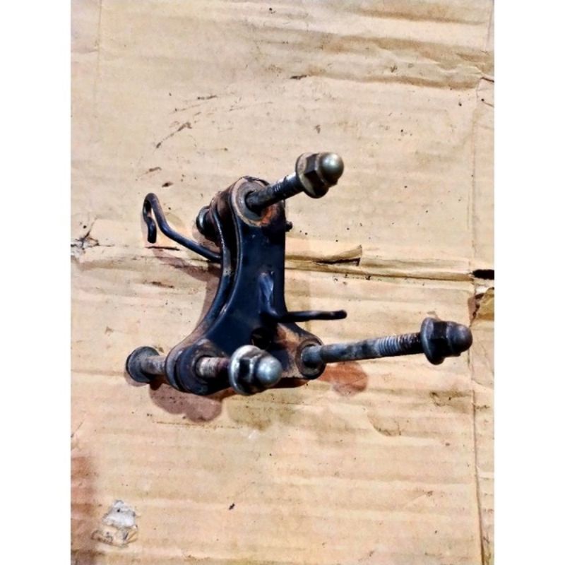 Jual pangkon mesin atas dudukan mesin atas gl max megapro ori copotan ...