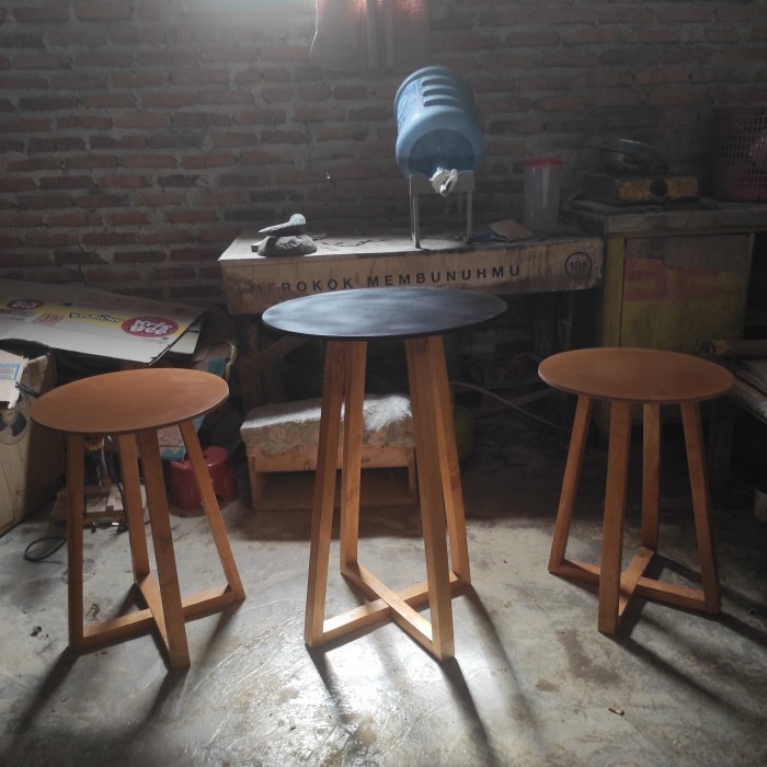 Jual Meja Bar Meja Cafe Set Minimalis Bulat (1 Meja + 2 Kursi) | Shopee ...