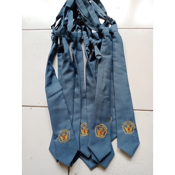 Jual Dasi SMA perekat bordir tutwuri | Shopee Indonesia