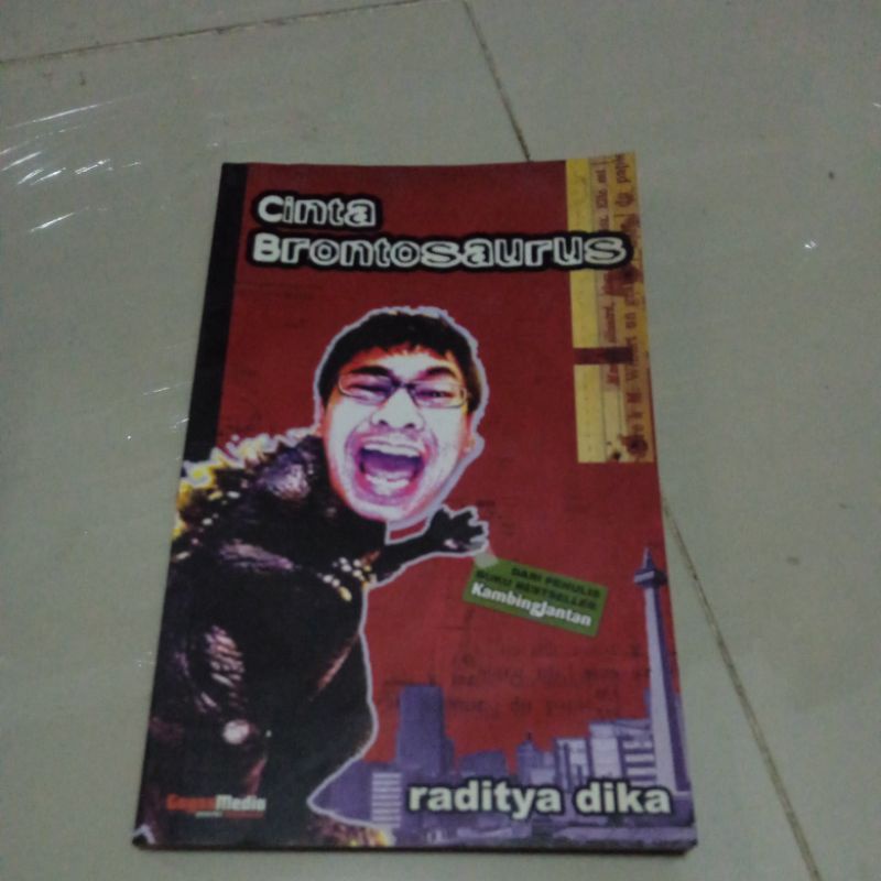 Jual Cinta Brontosaurus Raditya dika. | Shopee Indonesia