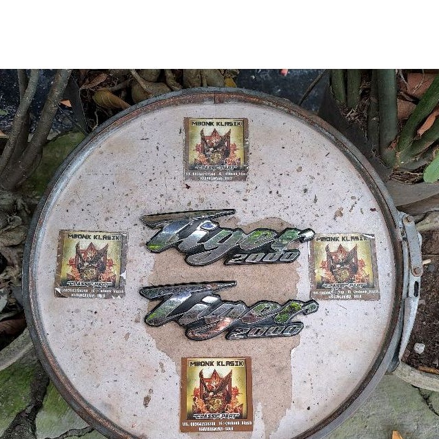 Jual emblem tangki tiger 2000 tilas tilam ORIGINAL emblem tangki tiger ...