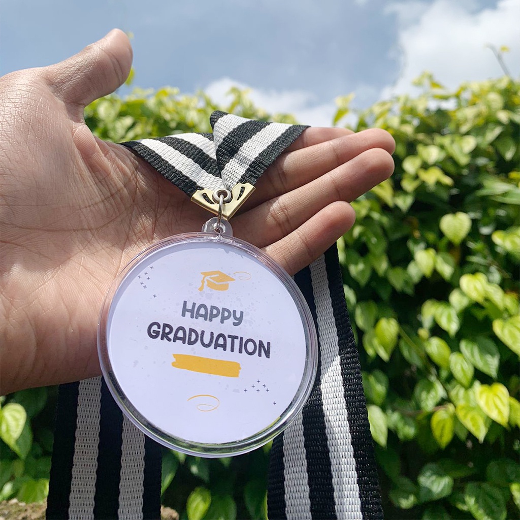 Jual Sertifikat Medali Custom Happy Graduation Kado Wisuda Kado ...