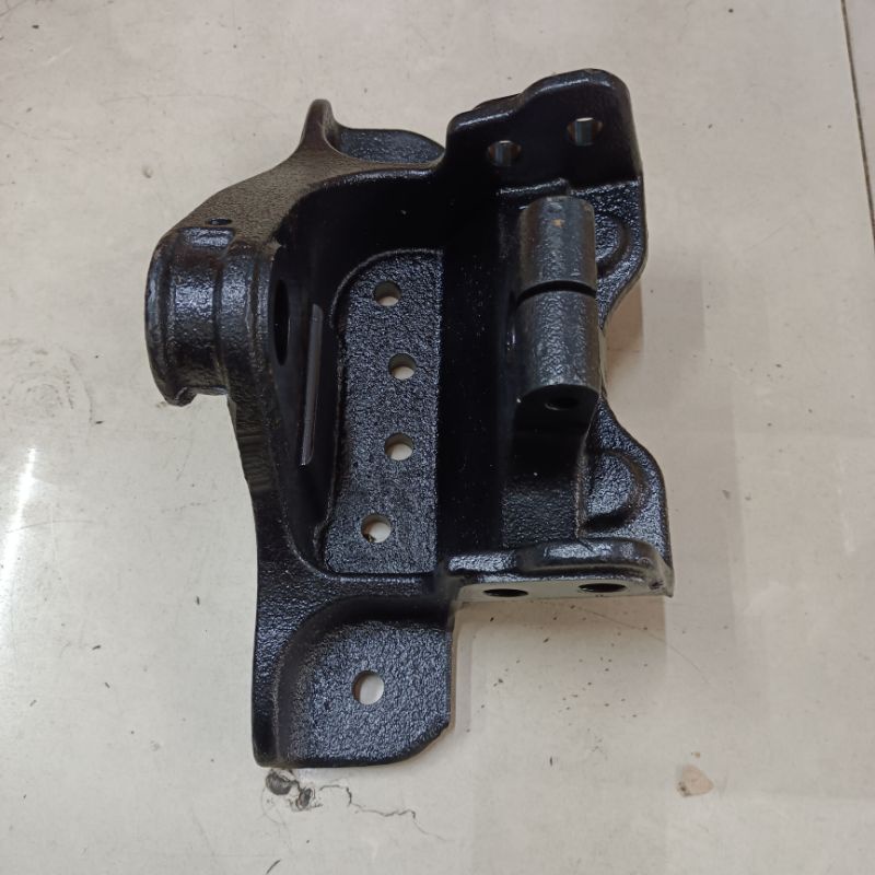 Jual FRONT SPRIN BRAKET SPRING DEPAN KIRI UD NISSAN QUESTER 542119Z04A ...