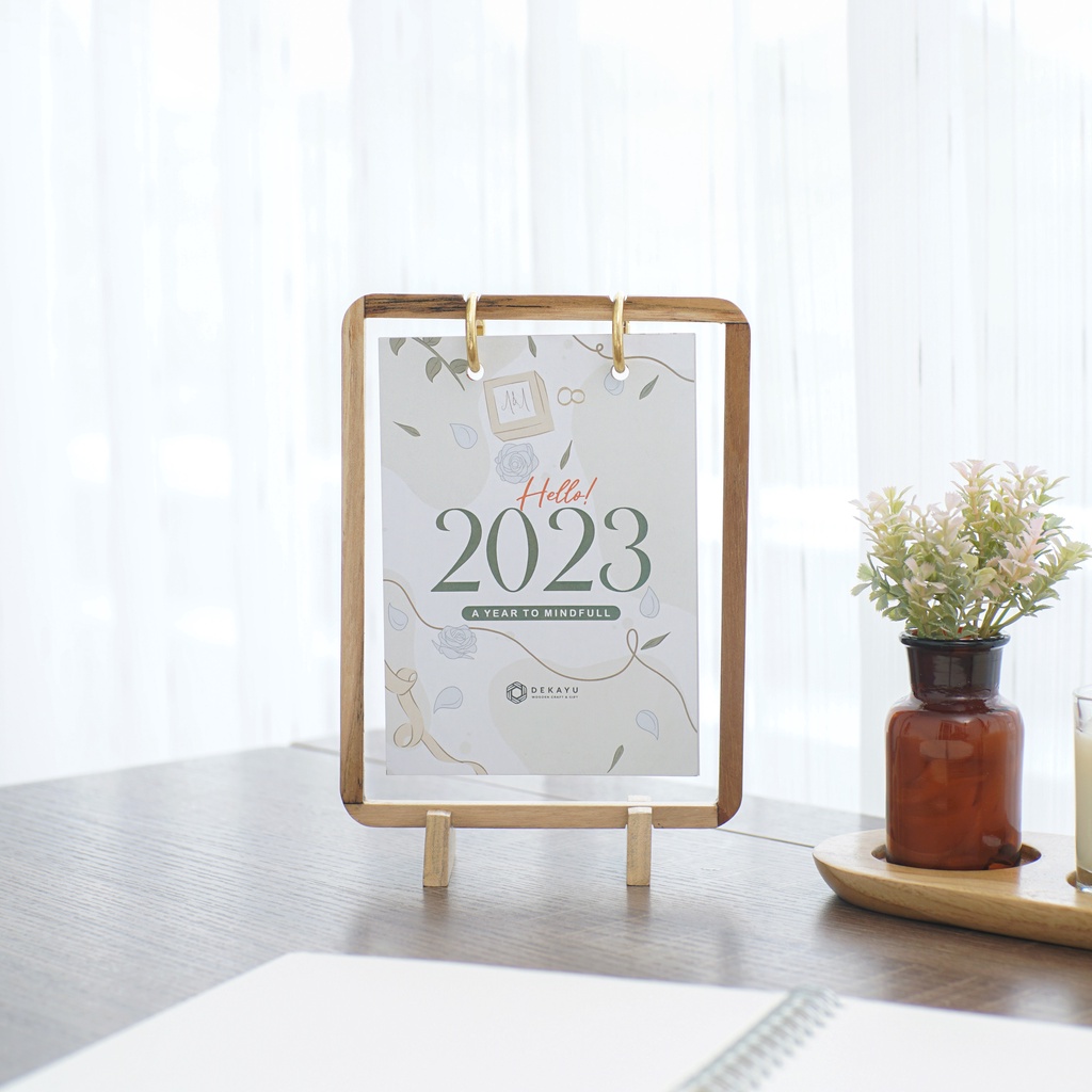 Jual Kalender Meja Aesthetic 2023 Model Gantung / Book Planner Kantor ...