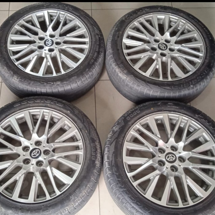 Jual Velg Mobil Bekas Alphard Inova Ring 18x7,5 Pcd 5x114 Silver + Ban Accelera 235 50 R18 ...