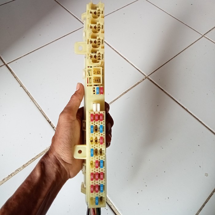 Jual FUSE BOX SEKRING RUMAH SIKRING ISUZU ELF NEW NHR NKR TURBO ORI ...