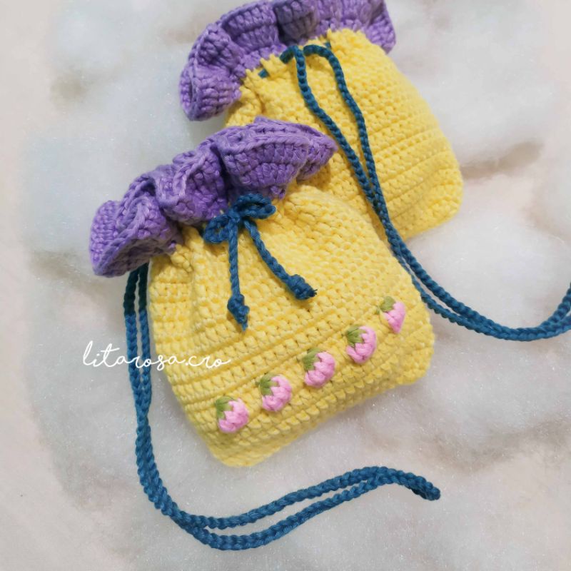 Jual Strawberry Pouch Inspired by Mina's Twice/ Pouch Rajut | Shopee ...