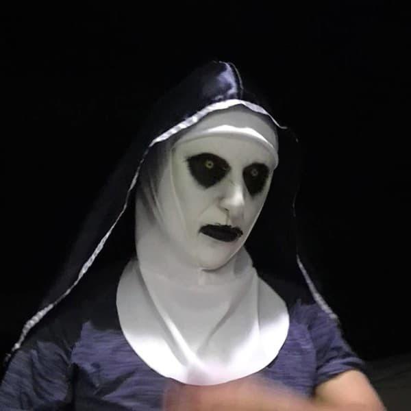 Jual Topeng valak the nun original dengan penutup kepala latex ...