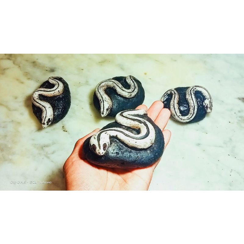 Jual BATU BERBENTUK ULAR PUTIH | Shopee Indonesia