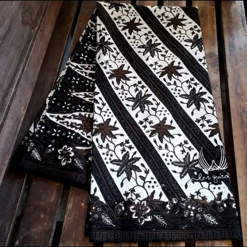 Jual Sarung Batik Lar Gurda Eksklusif Original Premium Gringsing h22 ...