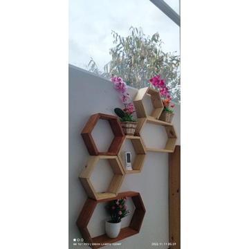 Jual rak kayu tempel hexagonal segi enam rak dinding kayu minimalis ...