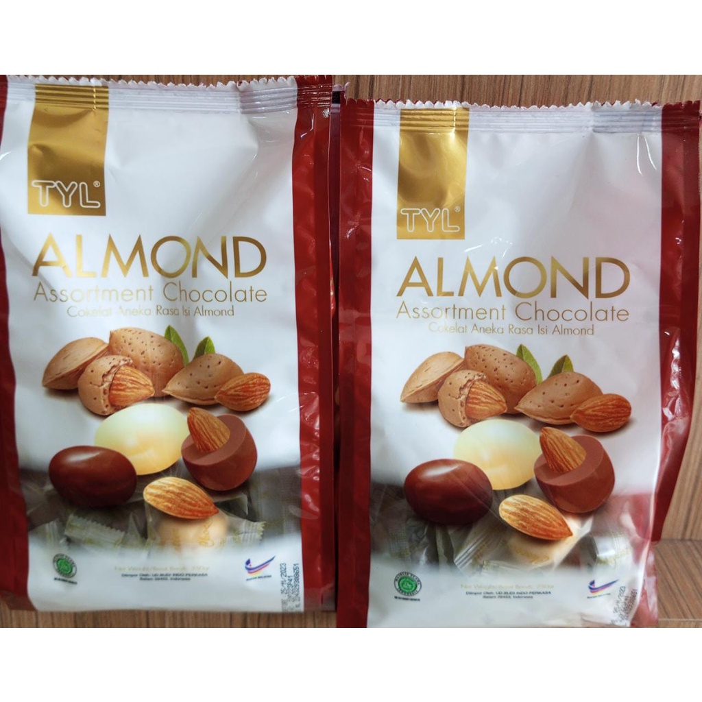 Jual Coklat Almond CHOCOLATE kemasan 250gr Coklat isi Almond | Shopee ...