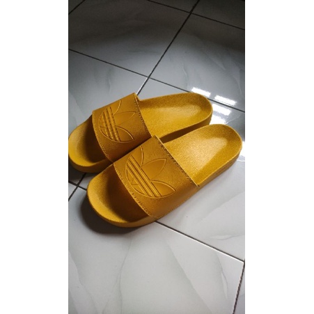 Jual Adidas Adilette Yellow Original | Shopee Indonesia