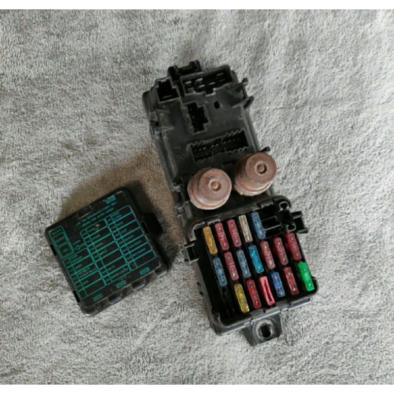 Jual Fuse box/ rumah sekring dalam/ dashboard Mitsubishi Eterna 89/90 ...