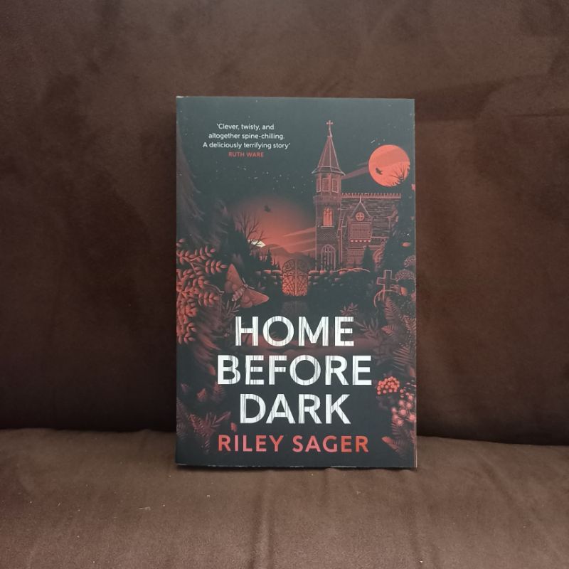 Jual Riley Sager - Lock Every Door and Home Before Dark | Shopee Indonesia