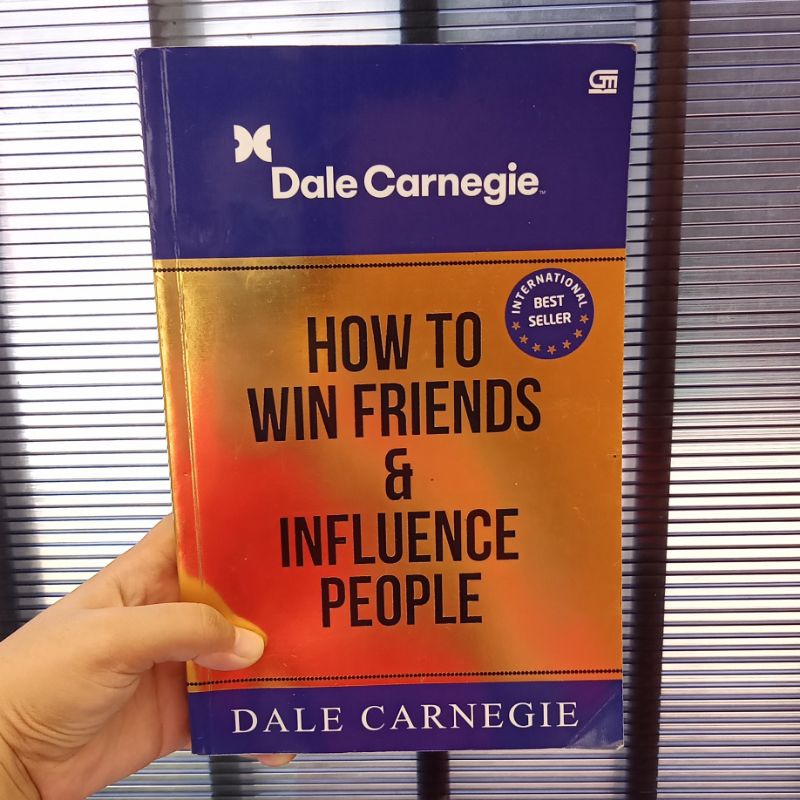 Jual Preloved How To Win Friends & Influence People by Dale Carnegie (Indonesia) | Shopee Indonesia