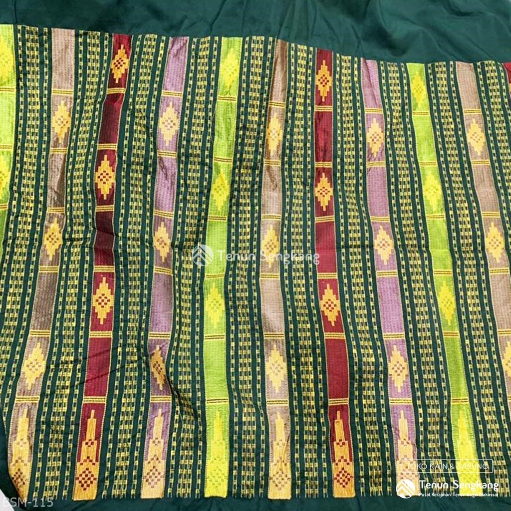 Jual Kain Tenun Sulam Motif Bugis Makassar Hijau Army - Tenun Sengkang ...