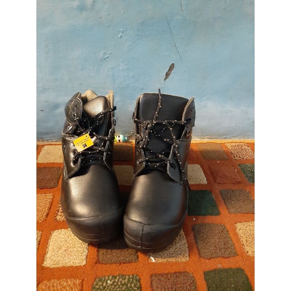 Jual sepatu proyek ukuran 43 | Shopee Indonesia
