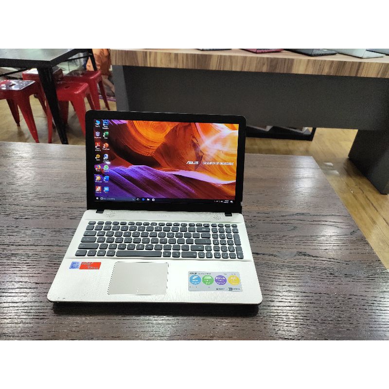 Jual Laptop Asus X540 RAM 4GB SSD 128GB Generasi baru sangat mulus ...