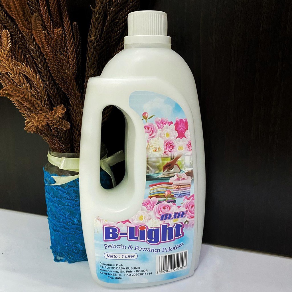 Jual B-Light Pelicin & Pewangi Pakaian/ Cairan Super Laundry/ Setrika ...