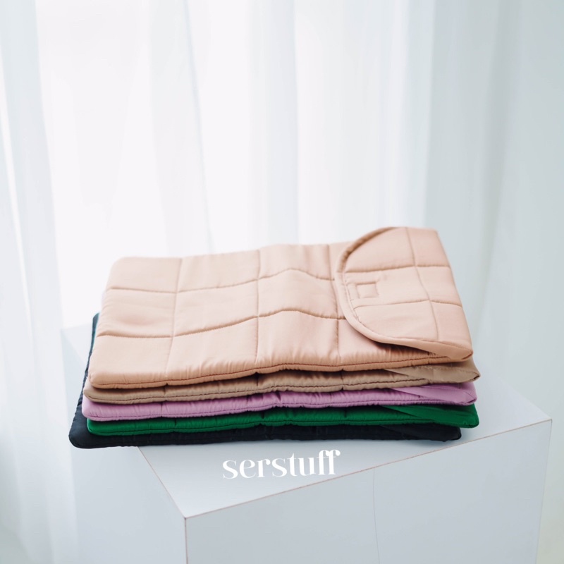 Jual SERSTUFF - Naree Bag // Laptop Bag/Puffy Bag/Case Laptop | Shopee ...