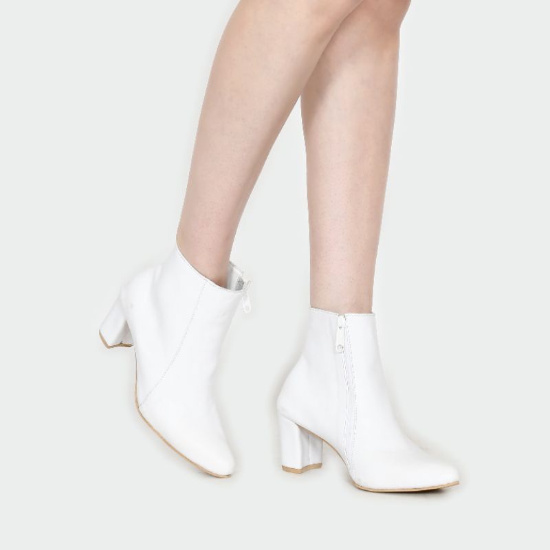 Jual M&T Sepatu Boots Wanita Model Chelsea High Heels Chunky Cow ...