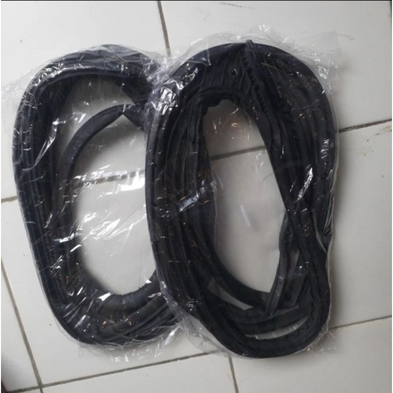 Jual Karet Daun Pintu Mobil Calya Bagian Depan Kanan Ready Stock ...