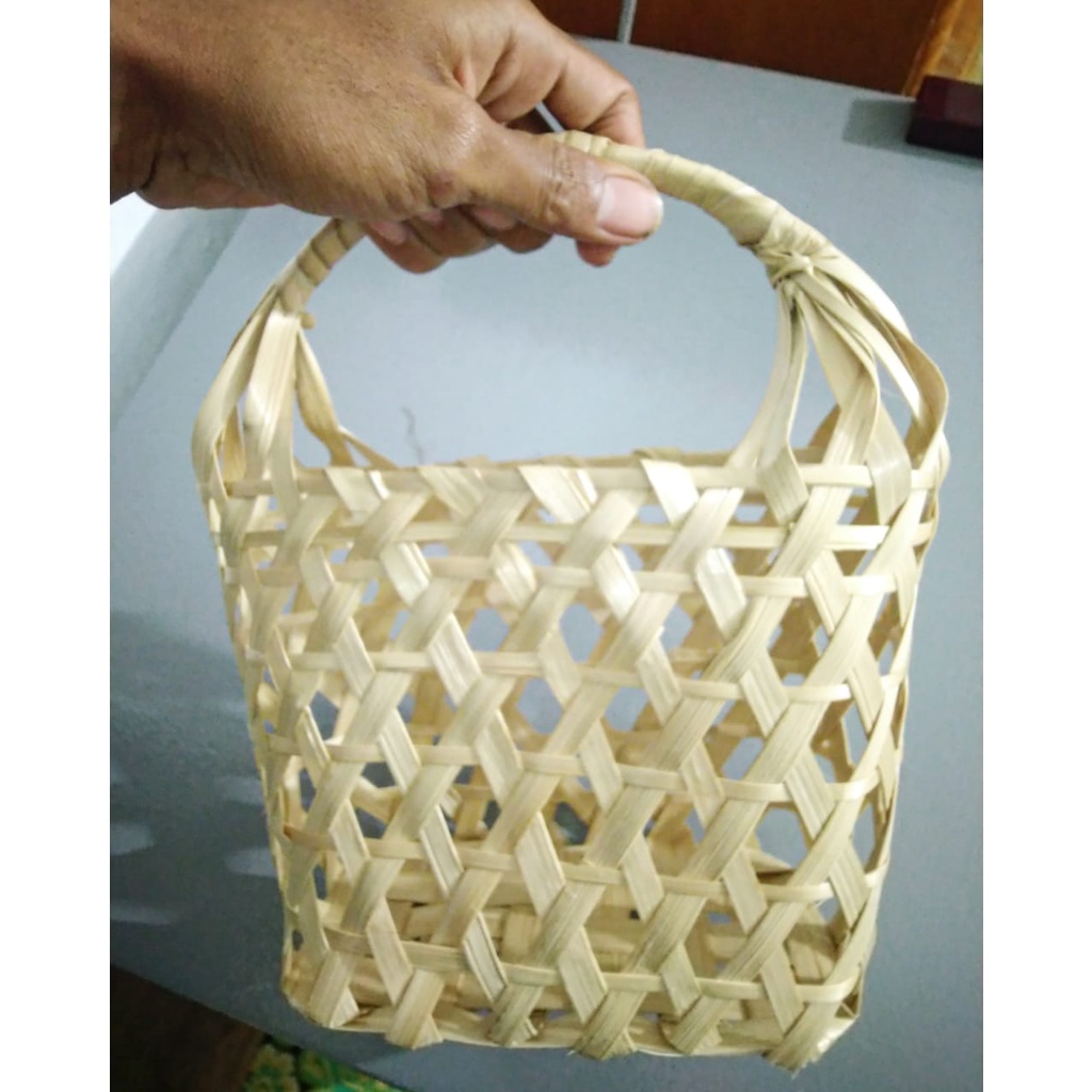 Jual Tas anyaman bambu/tas souvenir/keranjang bambu Hampers/tas keranjang anyaman/tas hijab ...