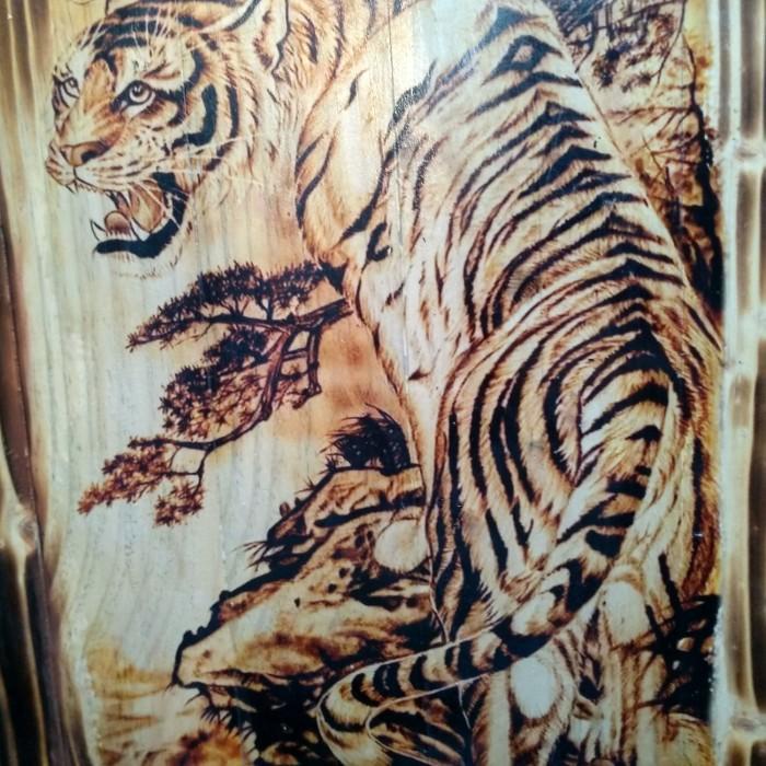 Jual Lukisan Kayu Macan Tiger Klasik Wibawa Hiasan Dinding Ruang Tamu ...